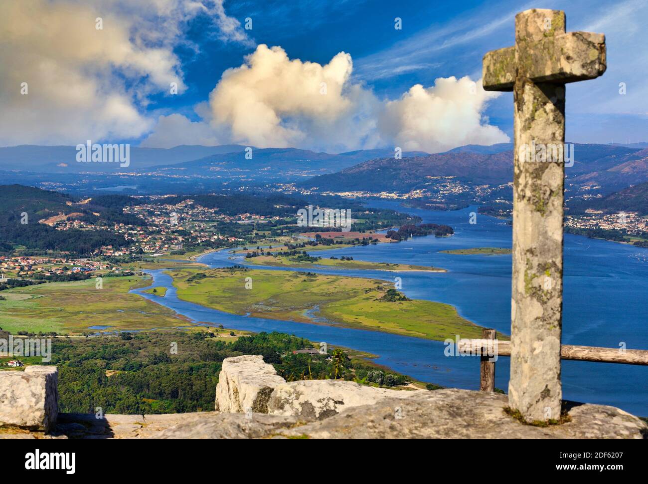 Border hi-res stock photography and images - Alamy