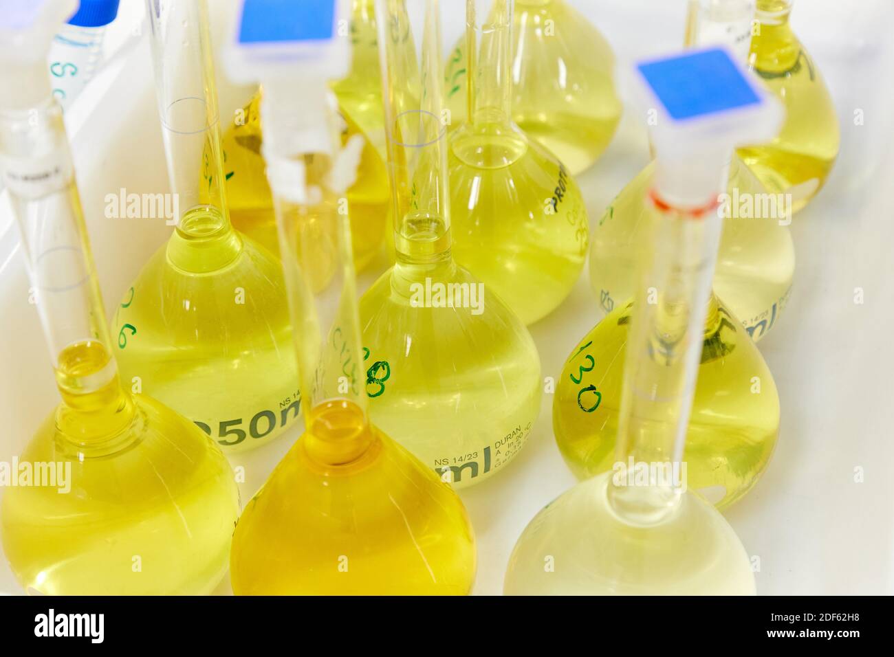 Business science laboratory hi-res stock photography and images - Alamy