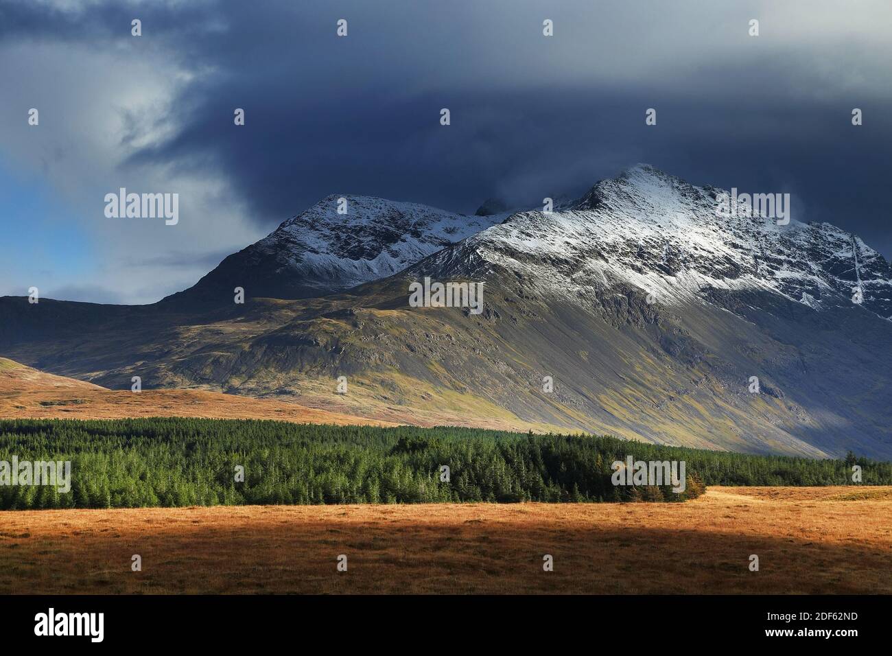 Alpine landscape in Cuillin Mountains, Highlands of Scotland, Europe ...