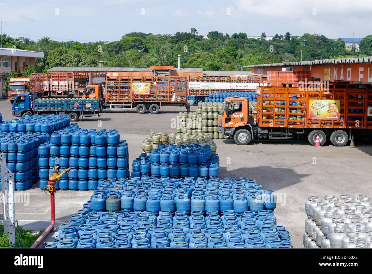 Manaus, Brazil. 03rd Dec, 2020. Gas deposit of the Amazongás Company ...