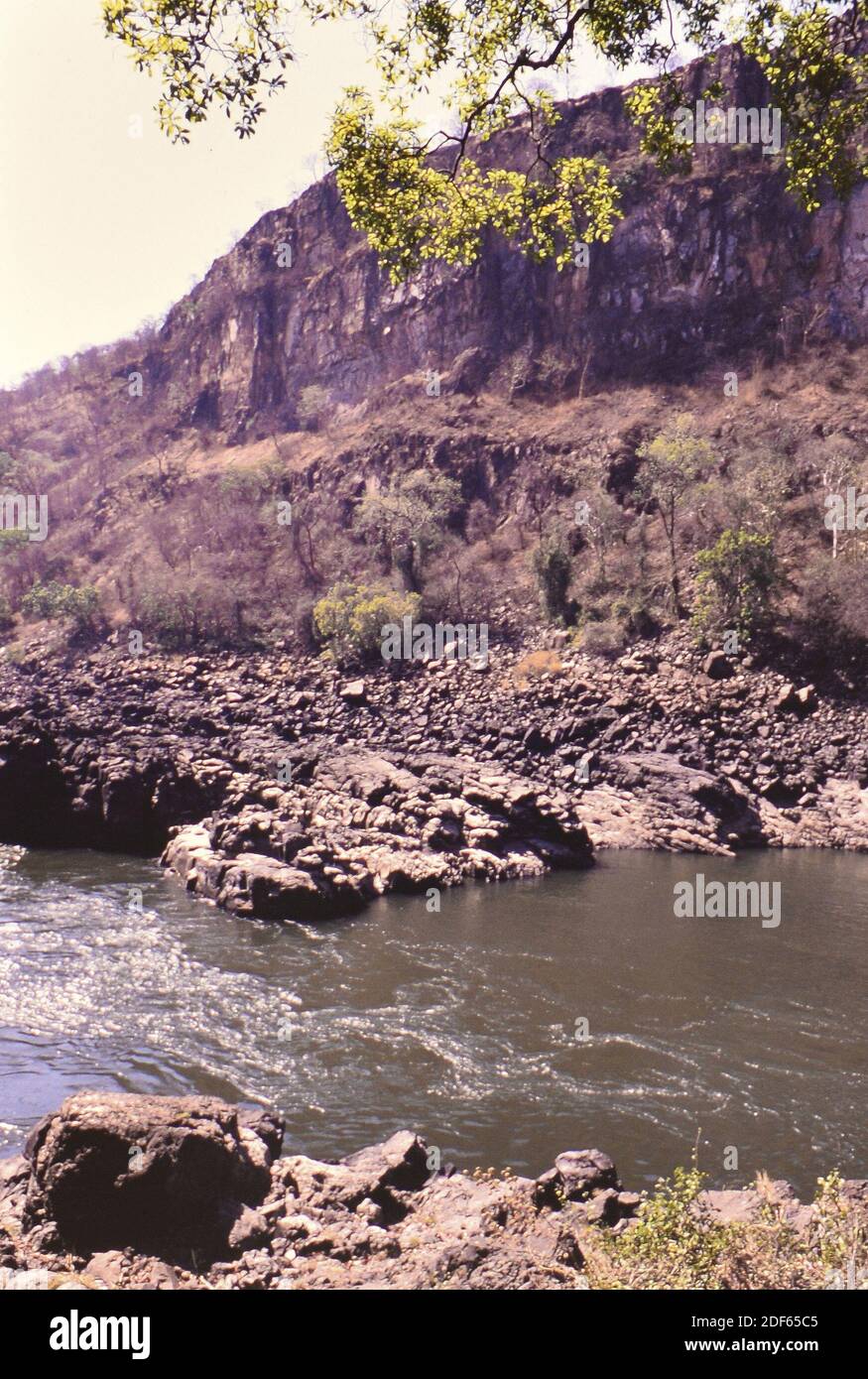 1990s Zimbabwe - The Zambezi River separates Zimbabwe and Zambia and ...
