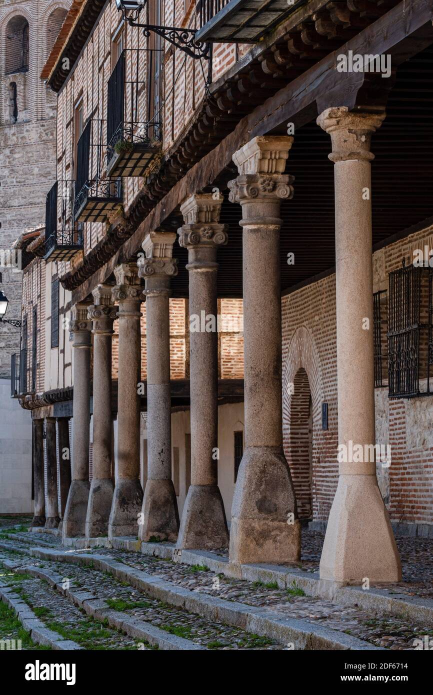 Typical column hi-res stock photography and images - Alamy