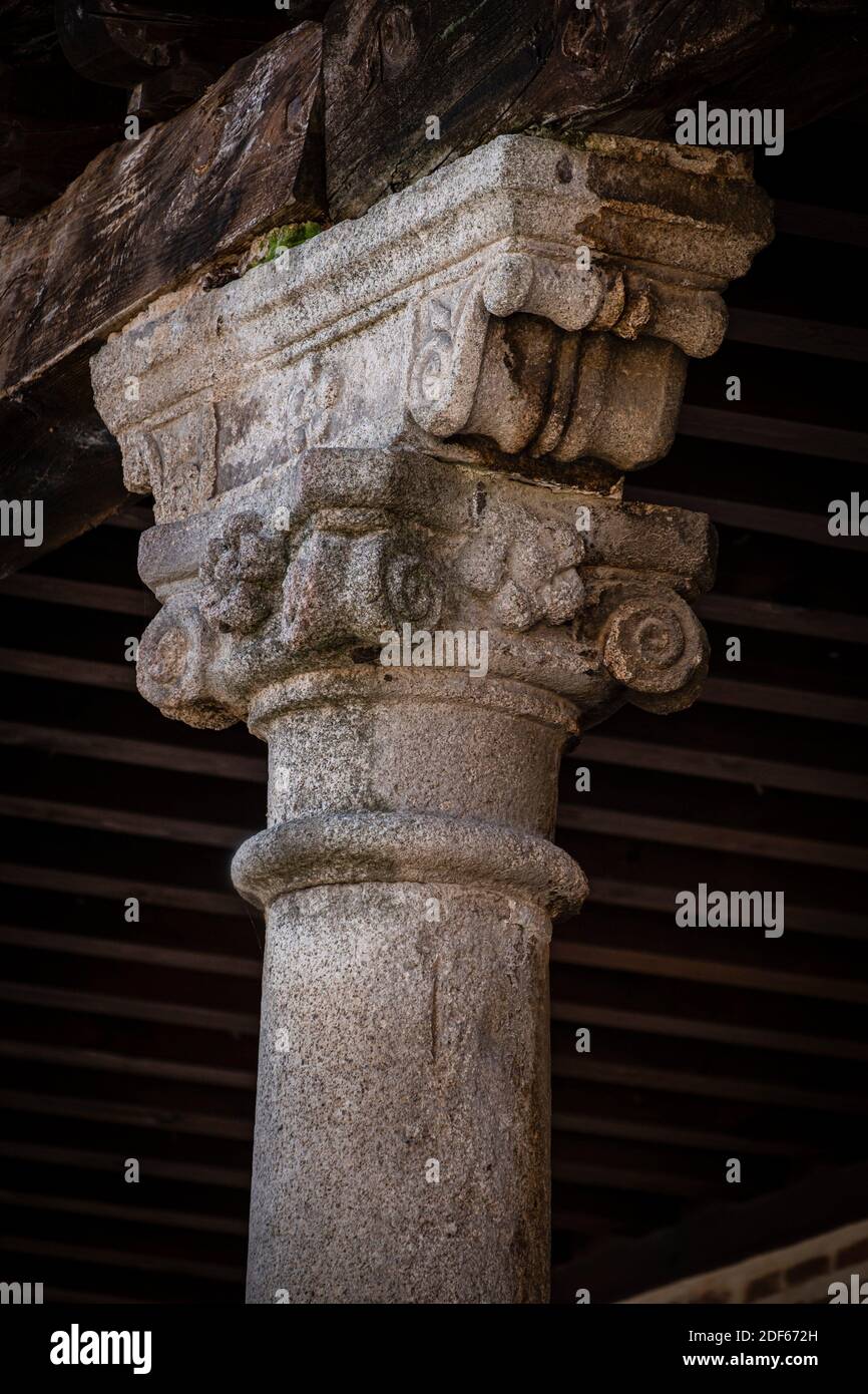 Typical column hi-res stock photography and images - Alamy