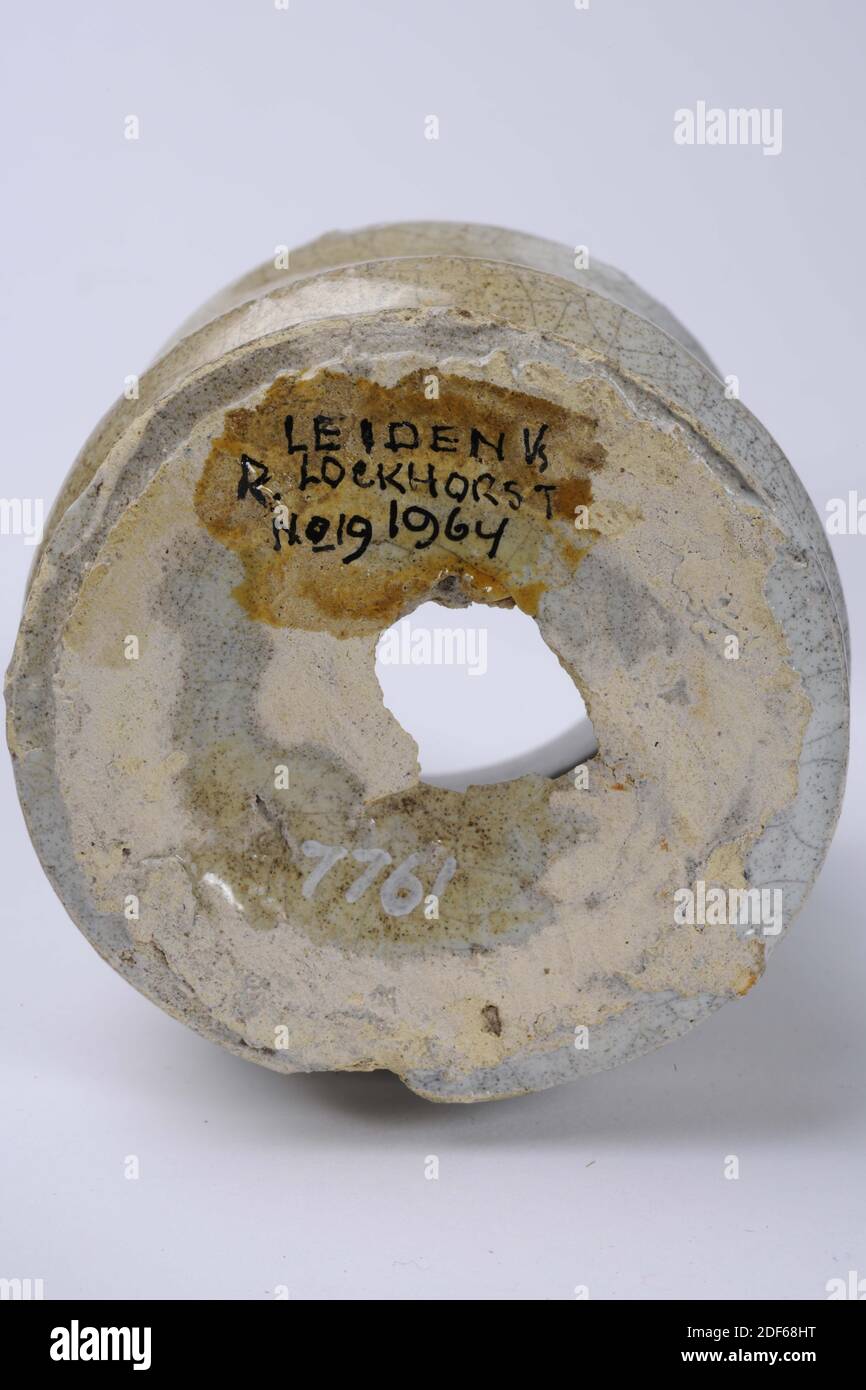 Concave constricted body hi-res stock photography and images - Alamy