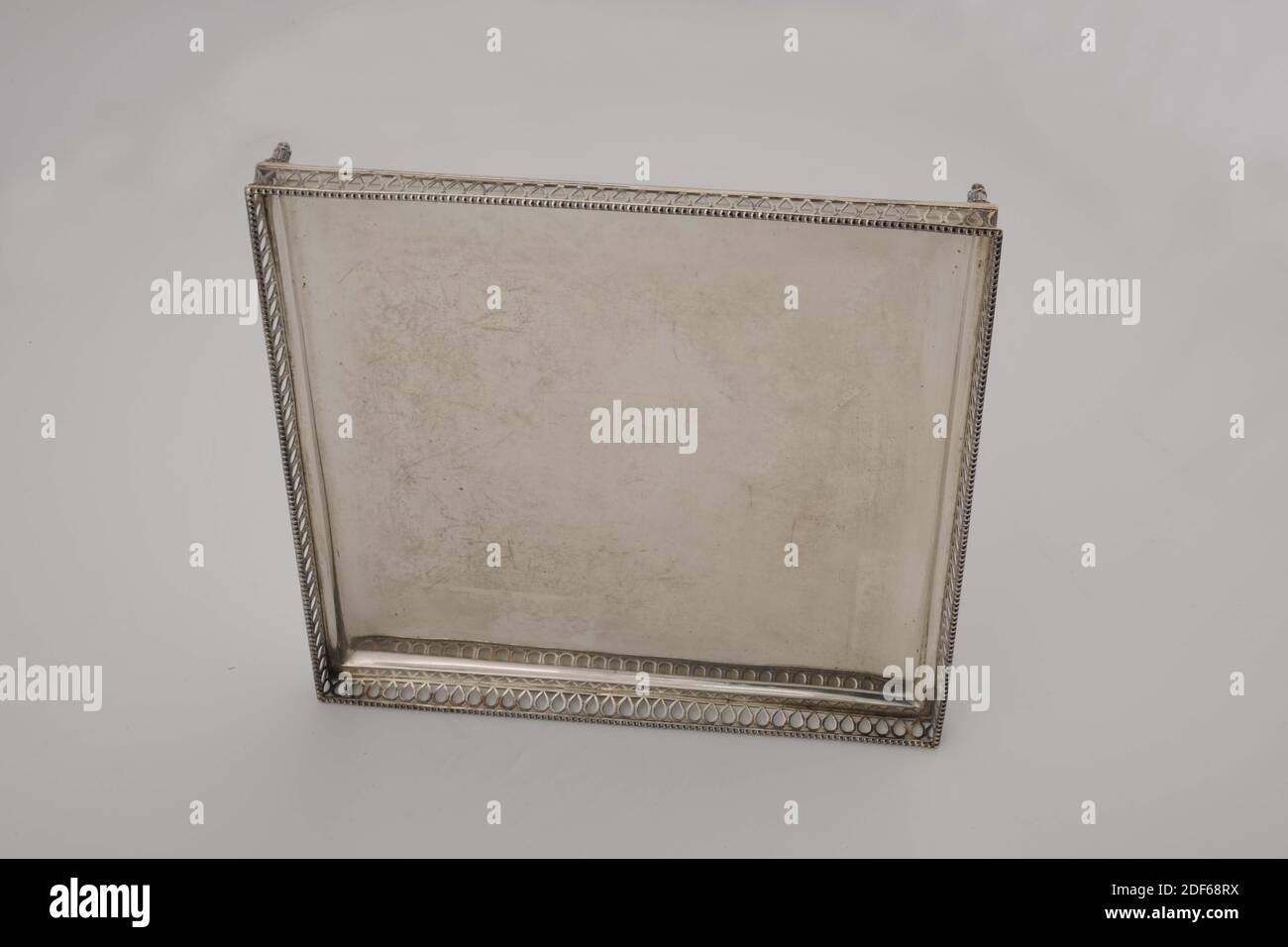 Inverted loop shapes hi-res stock photography and images - Alamy