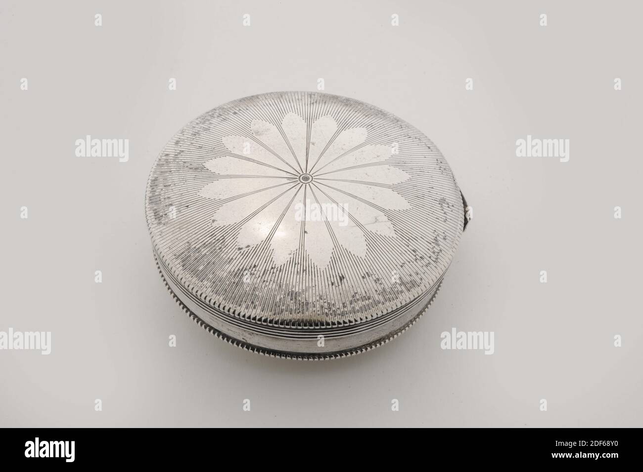 Vertical deeper stitches hi-res stock photography and images - Alamy