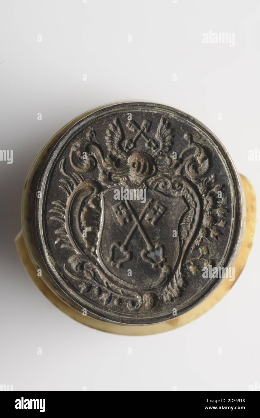 Louis xv rim hi-res stock photography and images - Alamy