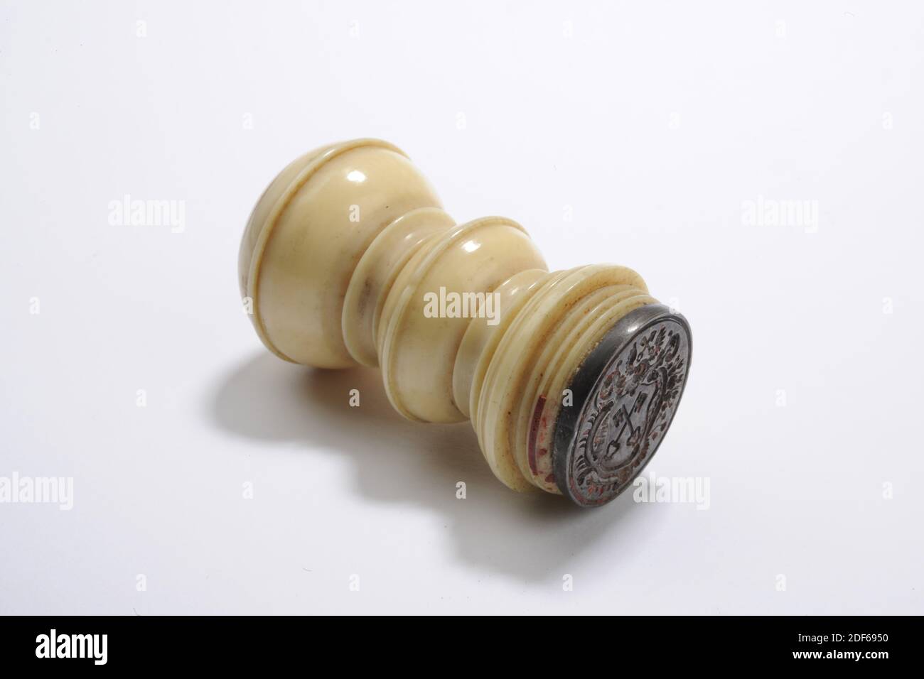 Louis xv rim hi-res stock photography and images - Alamy