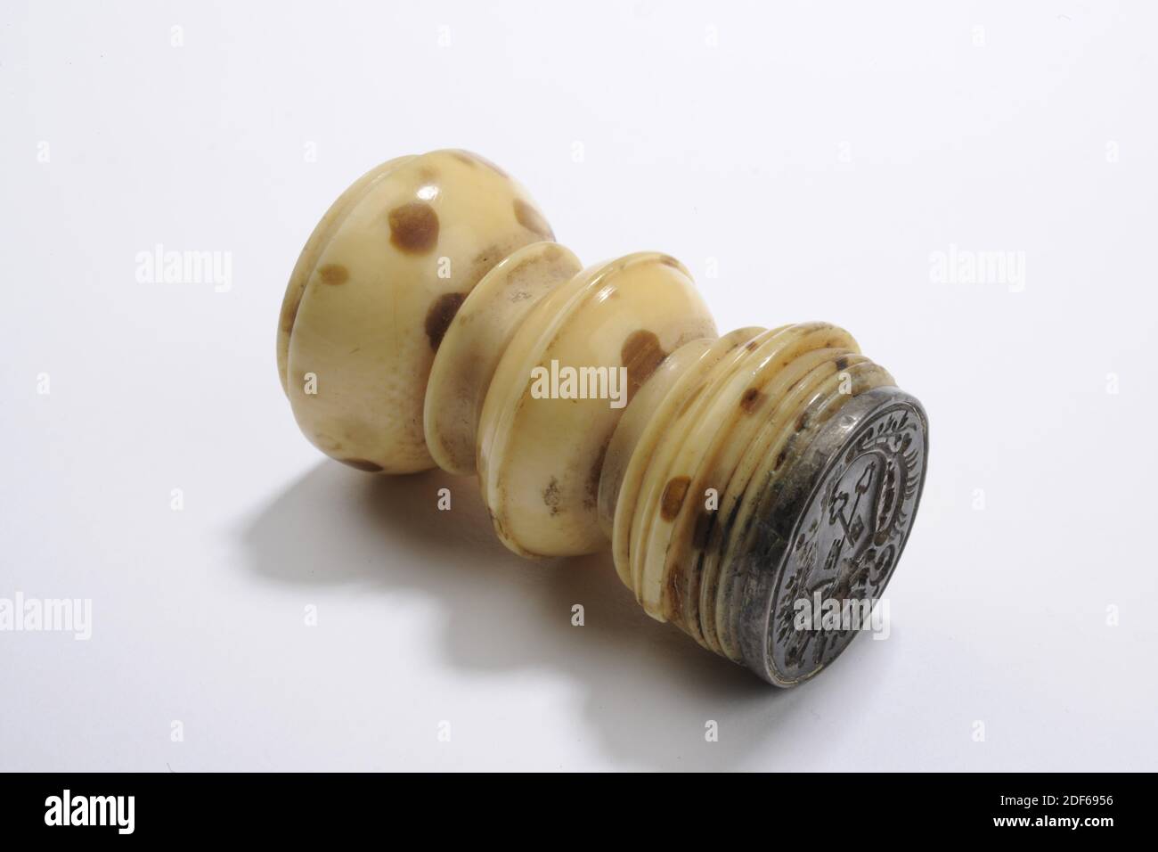 Louis xv rim hi-res stock photography and images - Alamy