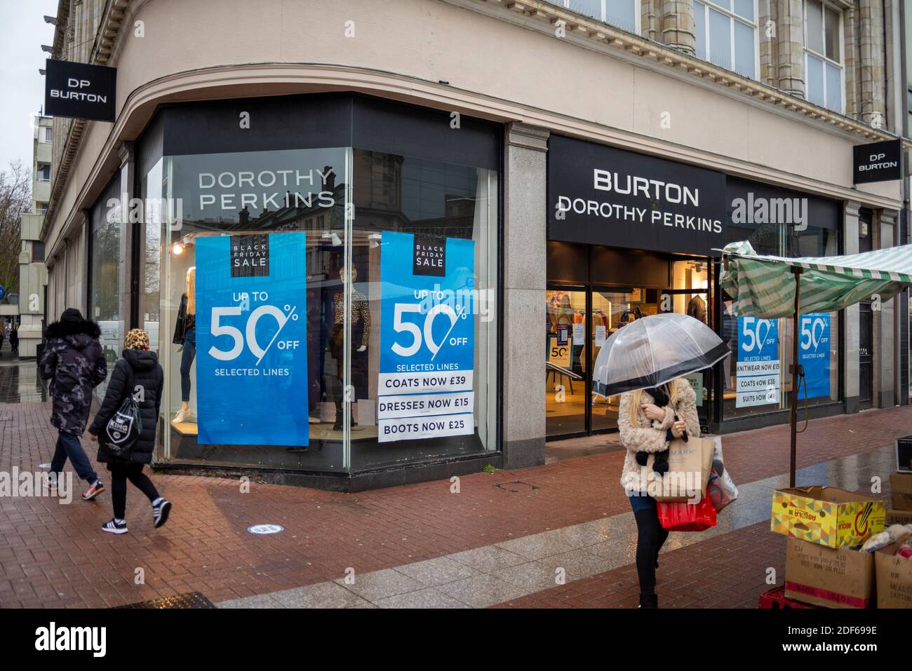 High Street, Southend on Sea, Essex, UK. 3rd Dec, 2020. Despite the ...