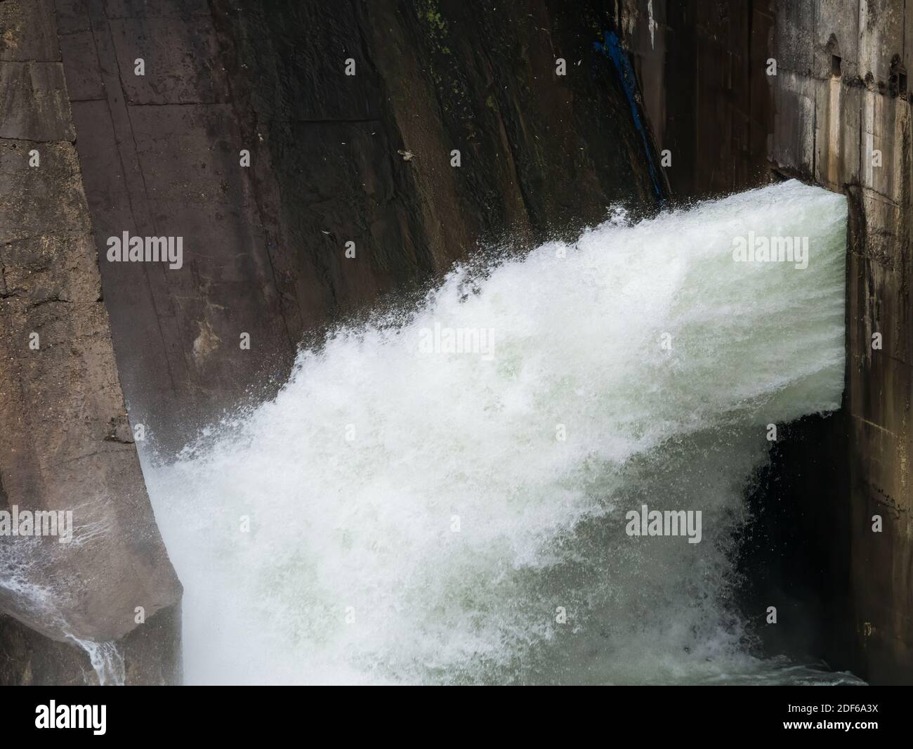 Pressure barrier hi-res stock photography and images - Alamy