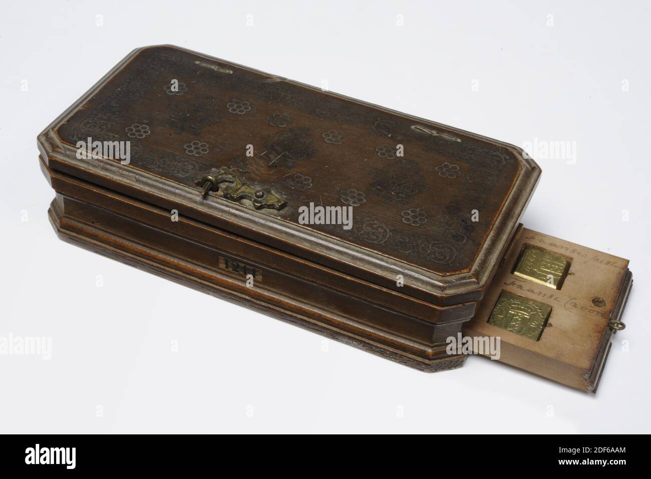 Extensive wood carvings hi-res stock photography and images - Alamy