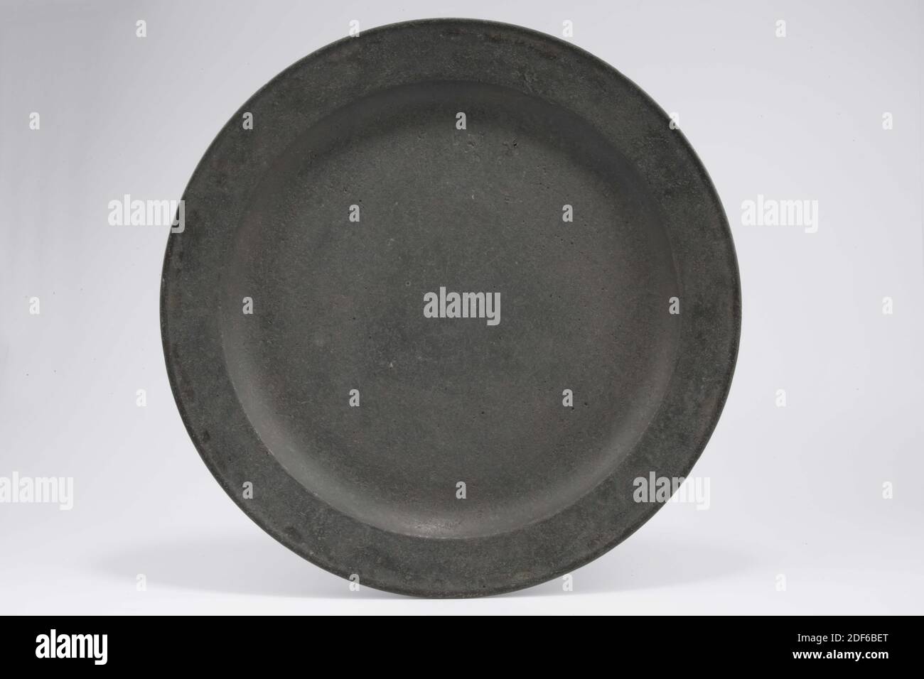 Pewter dish hi-res stock photography and images - Alamy