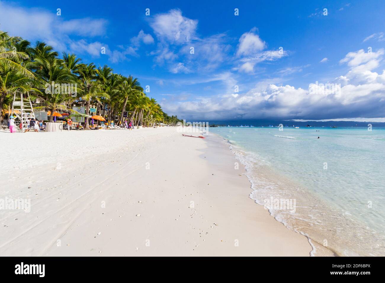 The world famous white sand beach of Boracay Island, Philippines Stock ...
