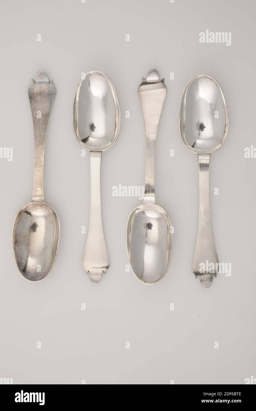 Elongated oval bowl hi-res stock photography and images - Alamy