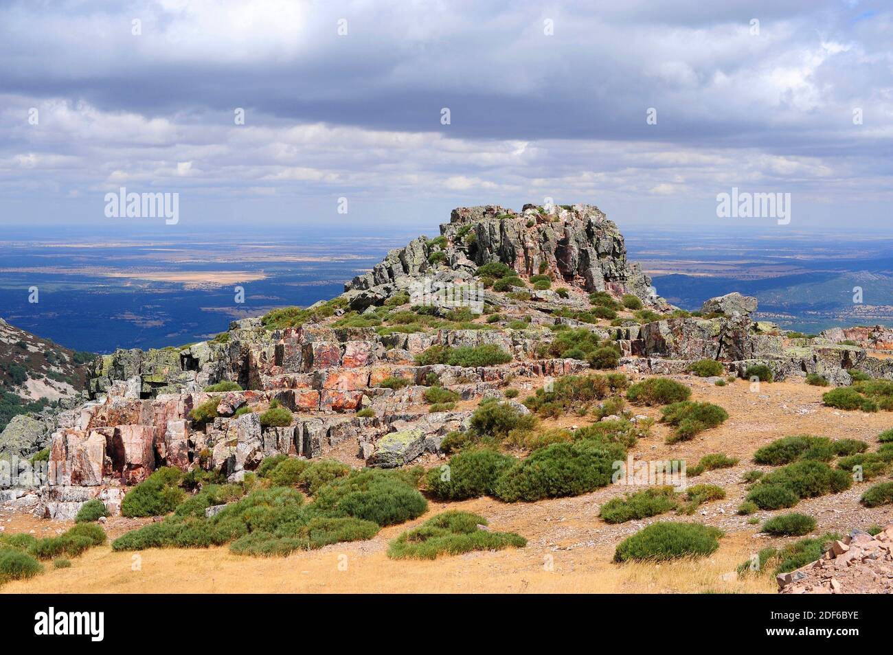 Metamorphic rock landscape hi-res stock photography and images - Alamy