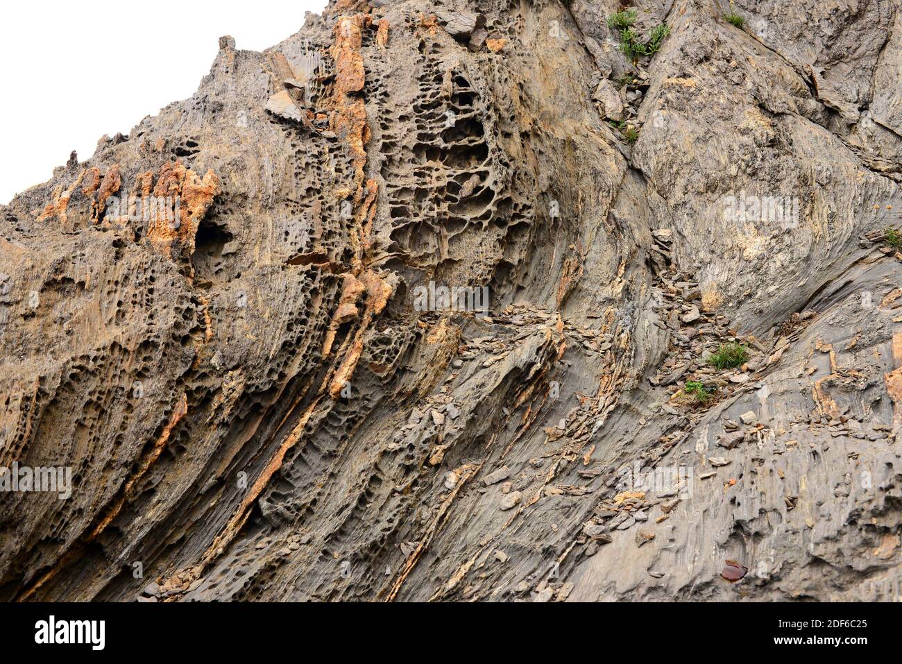 Quartz in nature hi-res stock photography and images - Alamy
