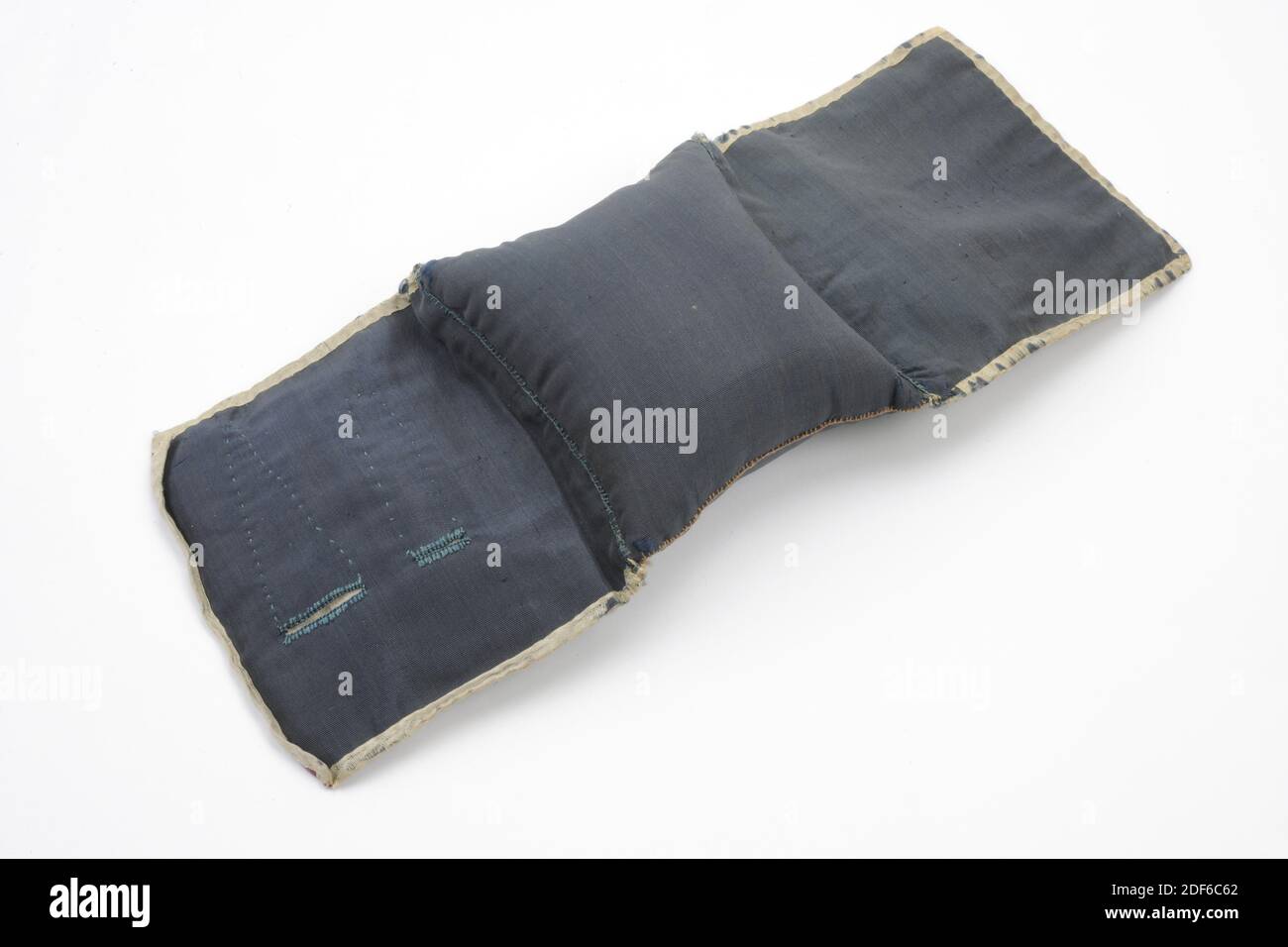 Blue purple top 10 hi-res stock photography and images - Alamy