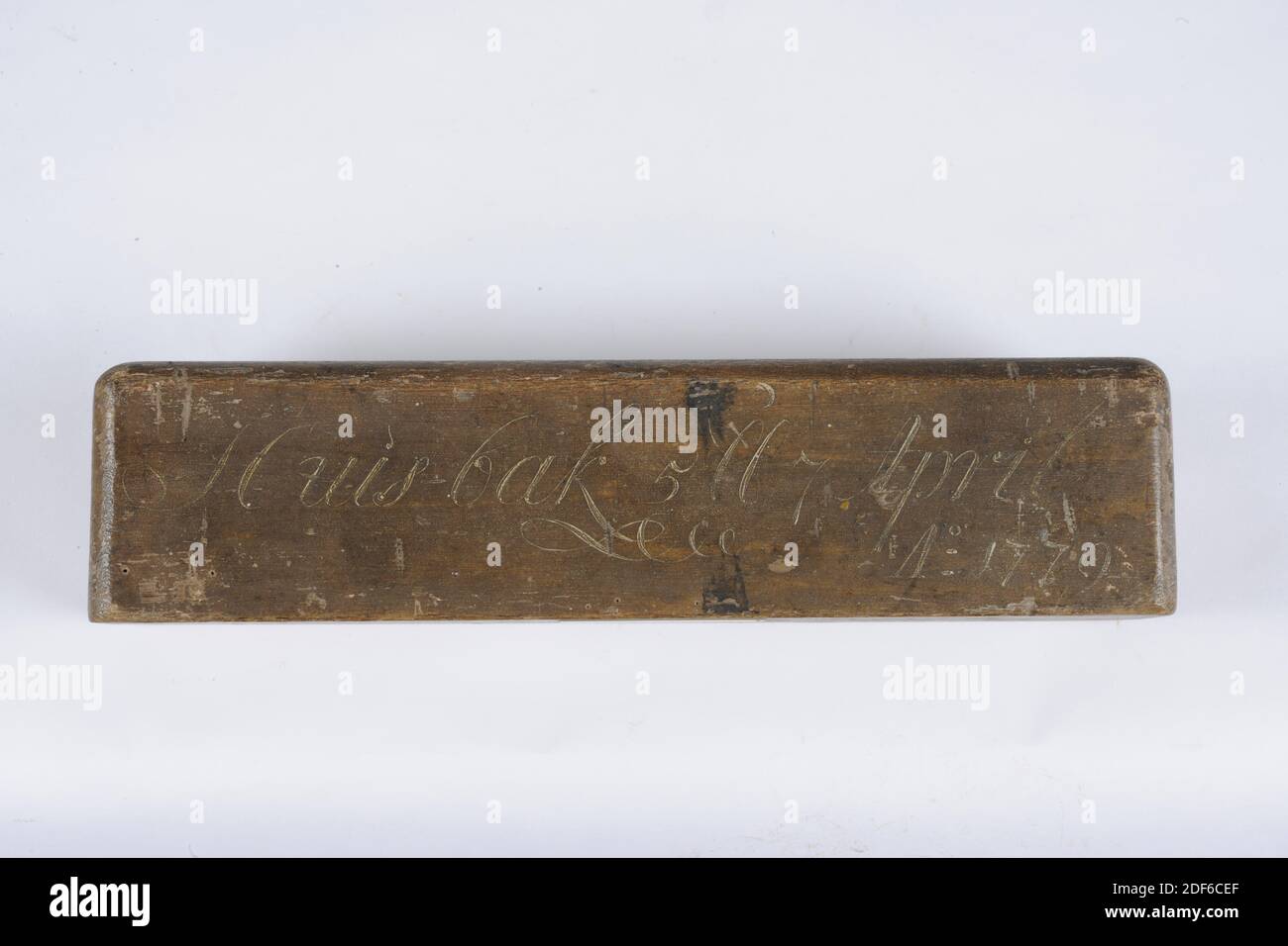 Standard model hi-res stock photography and images - Alamy