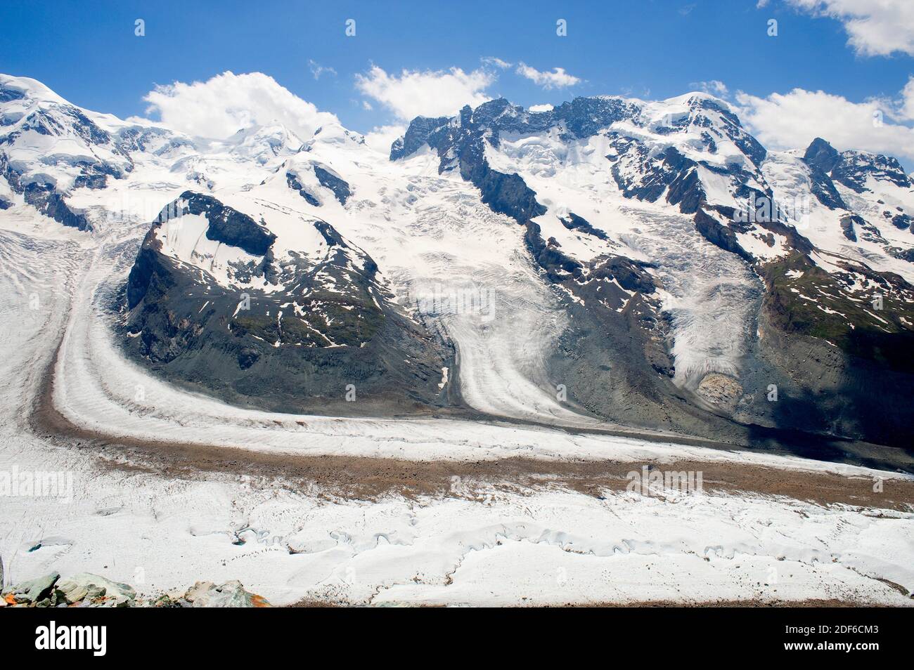 Hanging valley glacier hi-res stock photography and images - Alamy