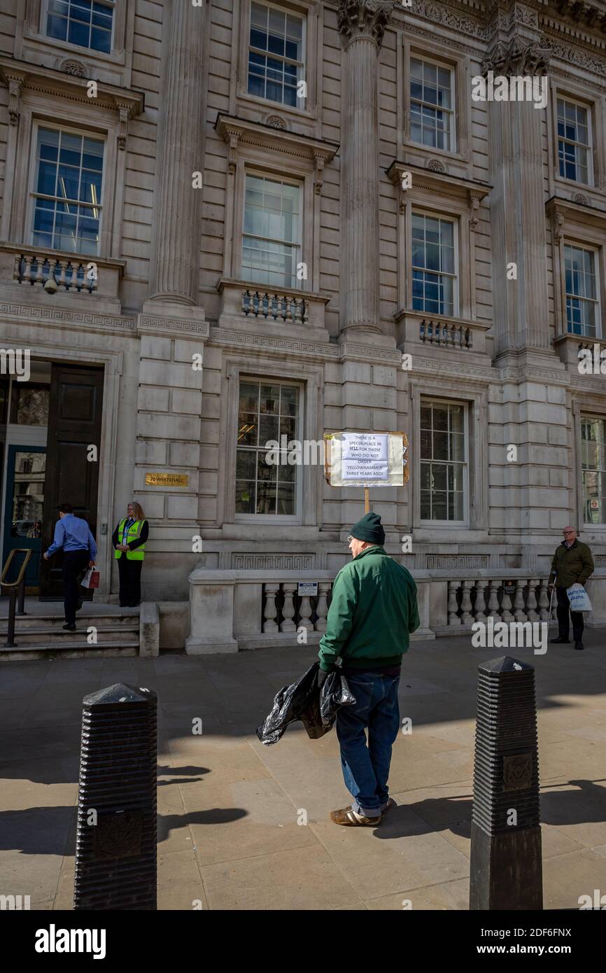 Cabinet office 70 whitehall 2019 hi-res stock photography and images ...