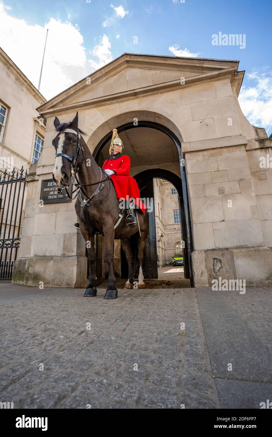 Soldier riding a horse hi-res stock photography and images - Alamy