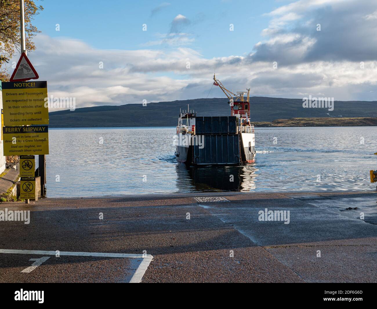 MV Loch Riddon Caledonian MacBrayne ferry coming on to the loading ...