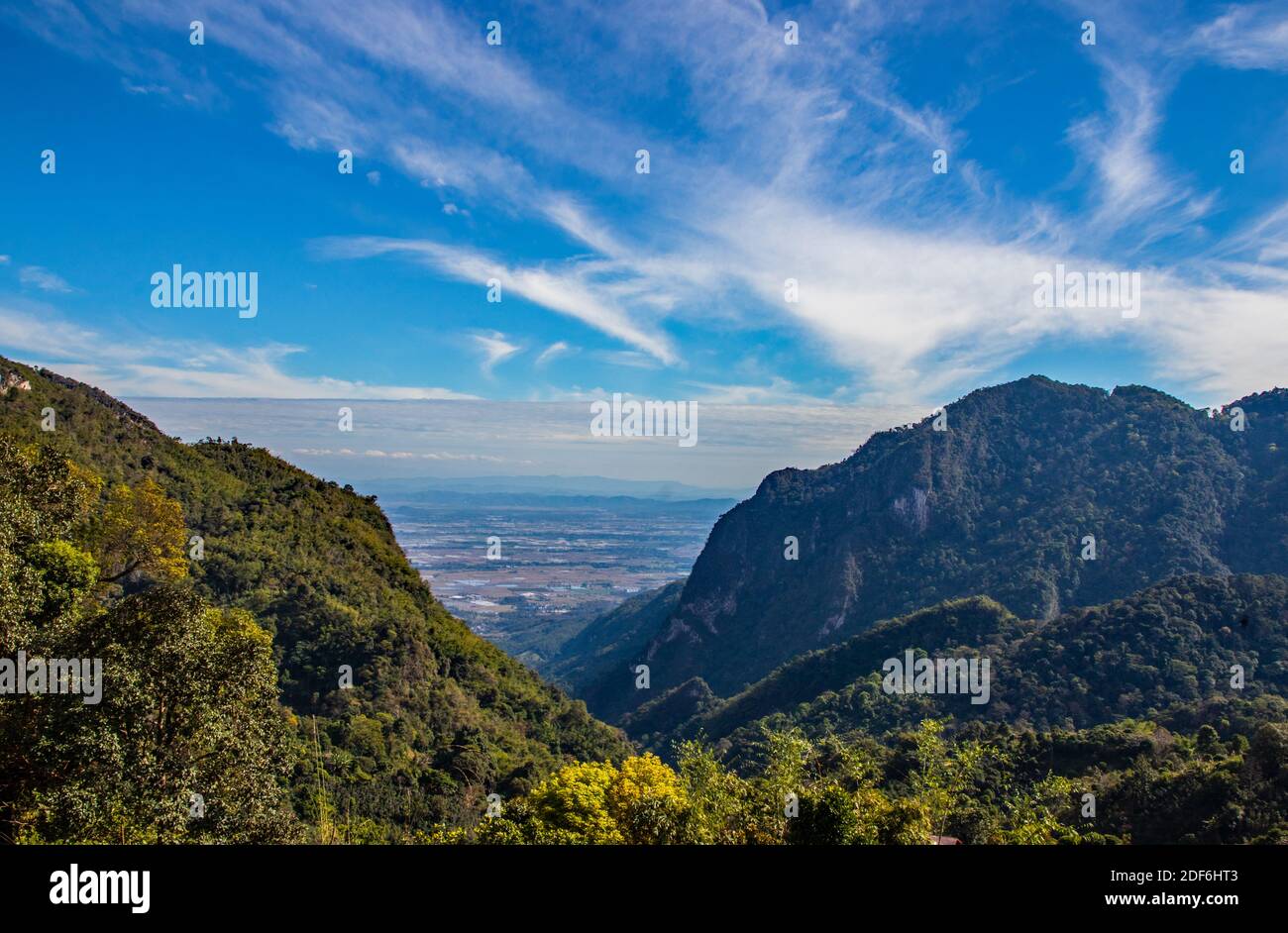 Doi Nang Non, border mountains between Thailand and Myanmar Stock Photo ...