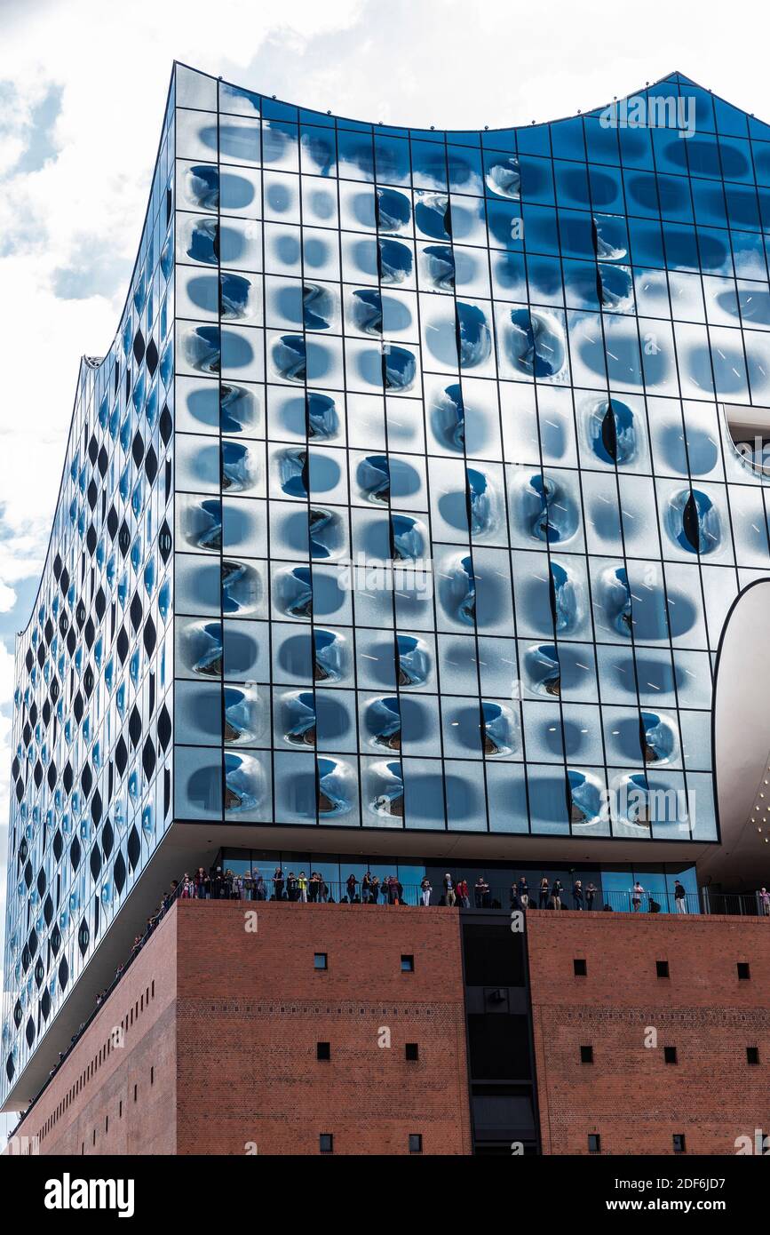Elbphilharmonie opera house hi-res stock photography and images - Alamy