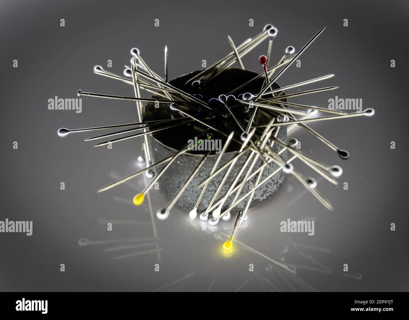 Magnetic force vector hi-res stock photography and images - Alamy