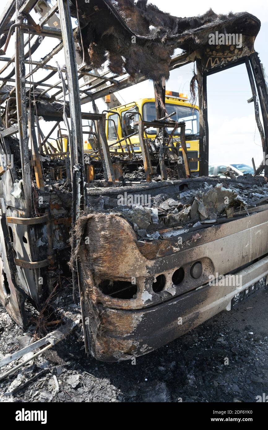 Burned Coach Bus Vehicle at Highway Accident Stock Photo - Alamy
