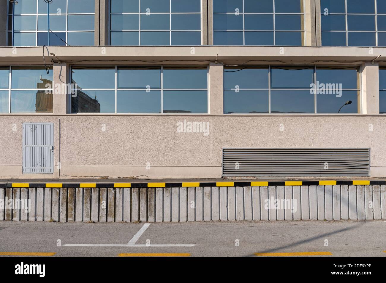 Concrete Loading Dock at Warehouse Building Exterior Stock Photo - Alamy