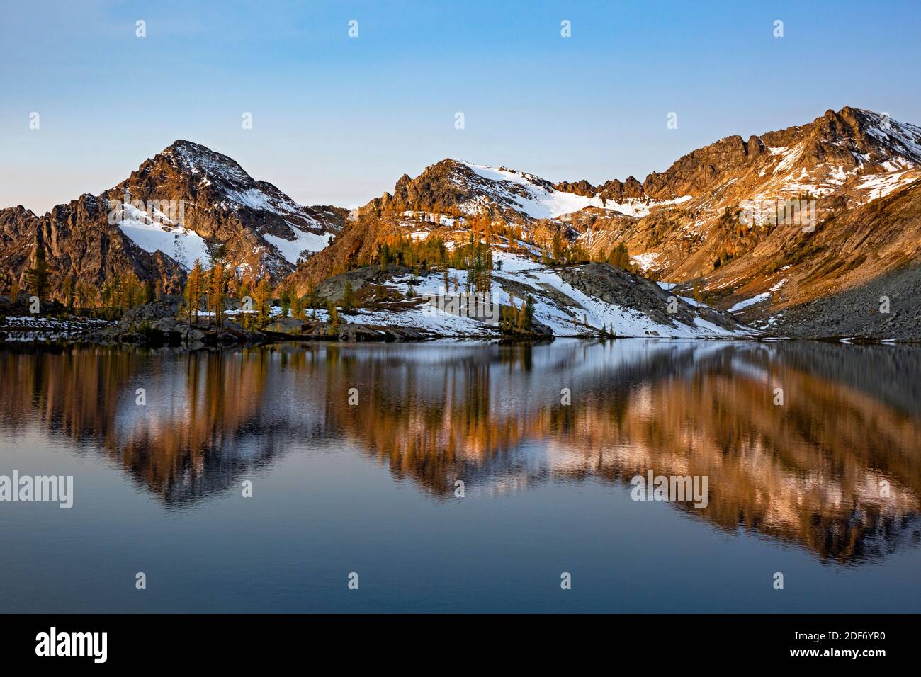 Lower Ice Lake High Resolution Stock Photography and Images - Alamy