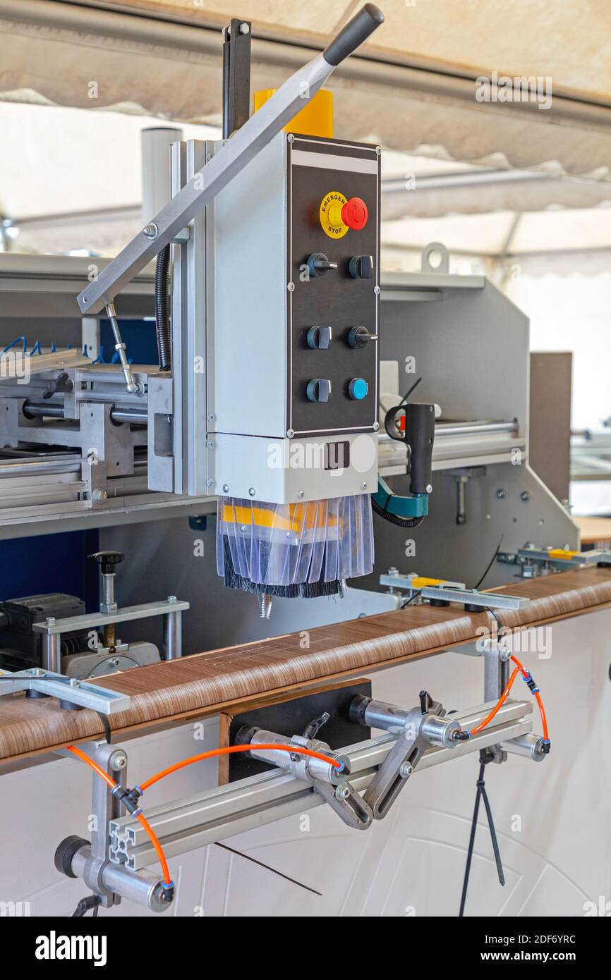 Door frame router hi-res stock photography and images - Alamy