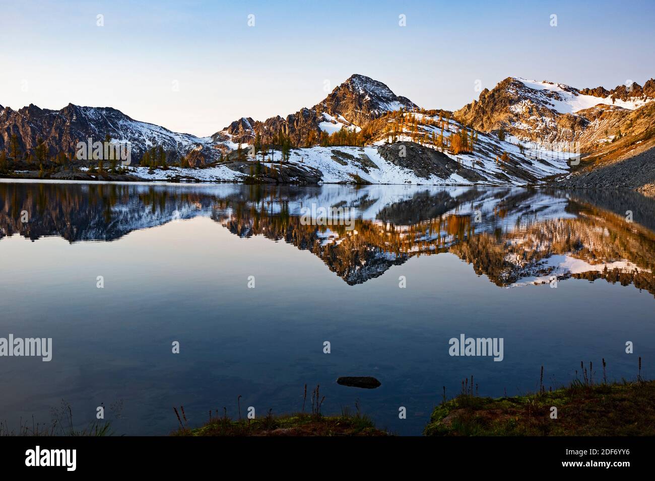 Lower ice lake hi-res stock photography and images - Alamy