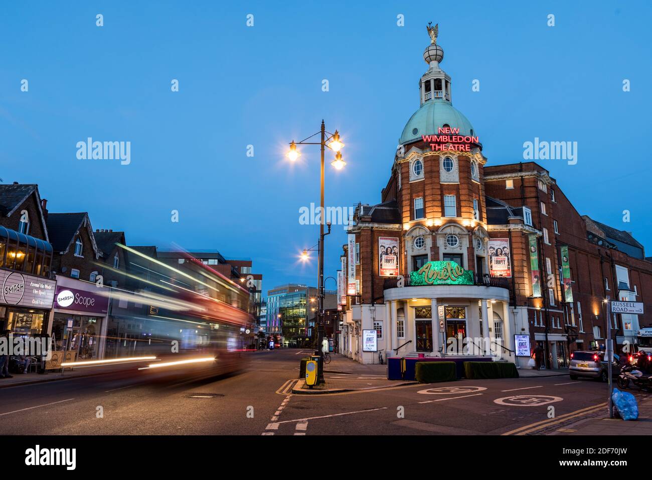 New wimbledon theatre hi-res stock photography and images - Alamy