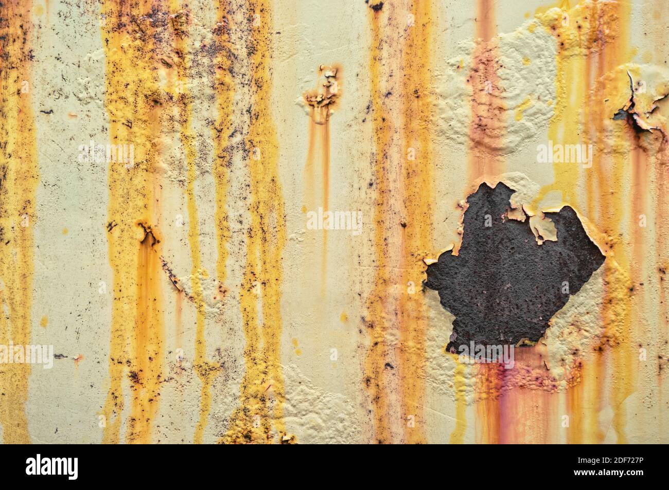 Damaged metal texture hi-res stock photography and images - Alamy