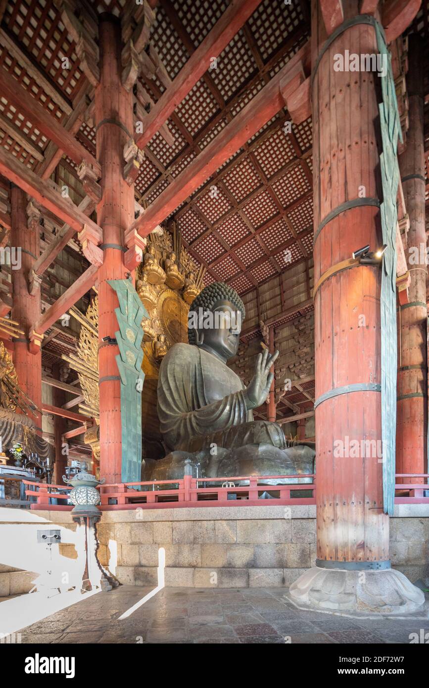 The Great Buddha (Daibutsu), Great Buddha Hall (daibutsuden), Tōdai-ji ...