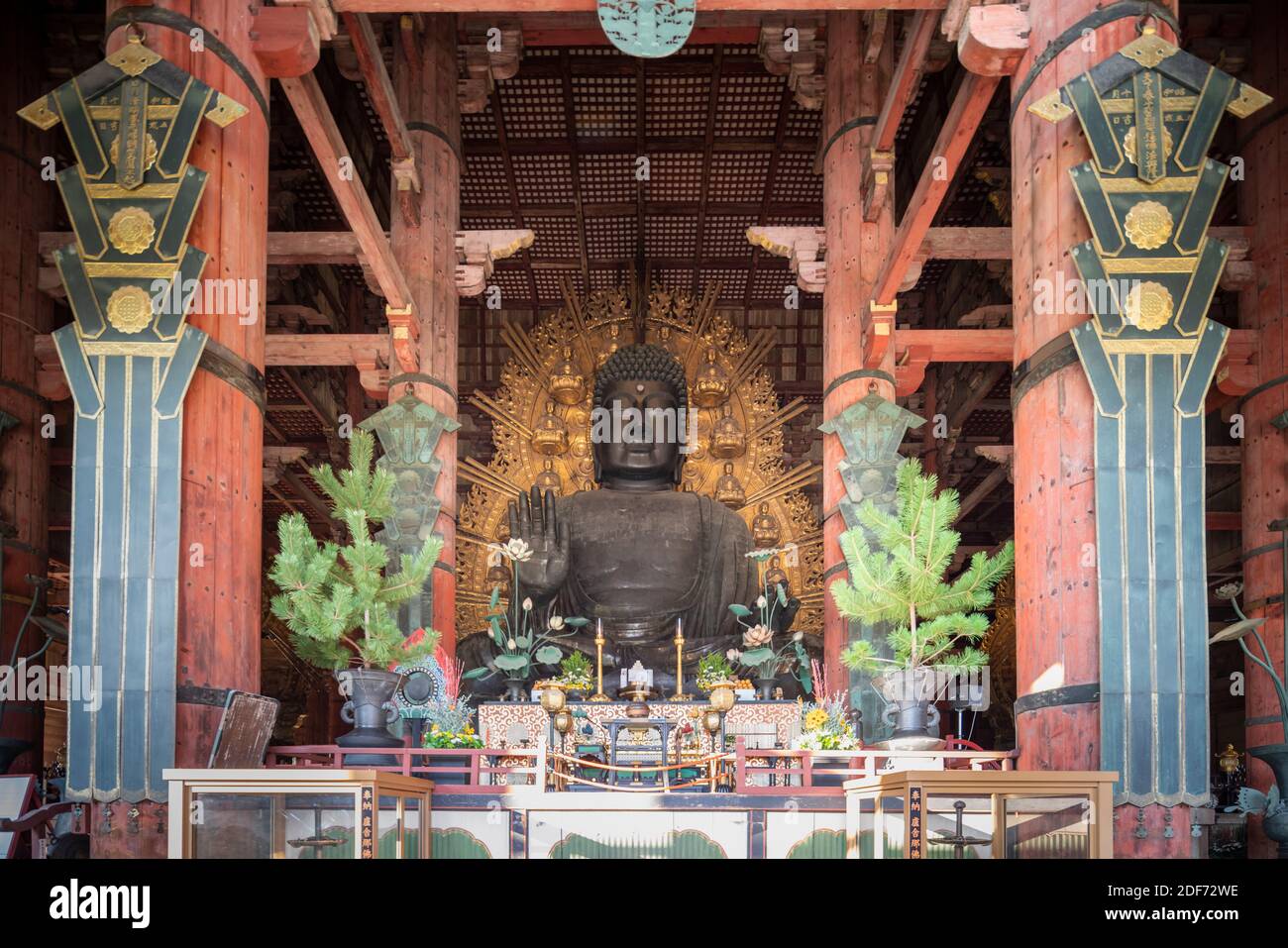 The Great Buddha (Daibutsu), Great Buddha Hall (daibutsuden), Tōdai-ji ...
