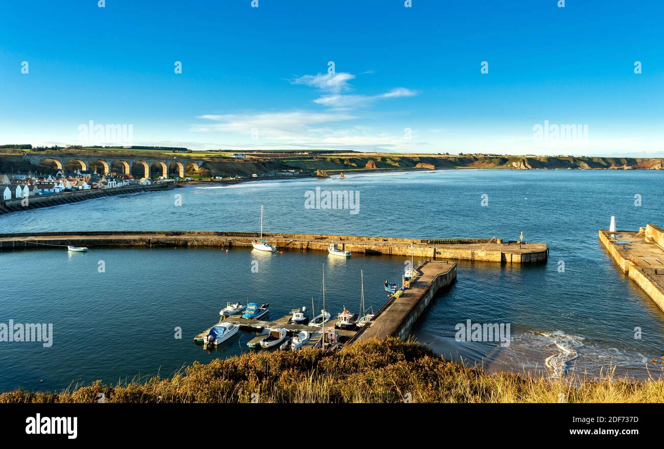 CULLEN BAY MORAY COAST SCOTLAND VIEW OVER THE HARBOUR AREA TOWARDS THE ...