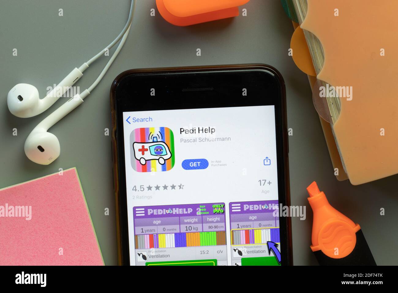 Pedi help hi-res stock photography and images - Alamy