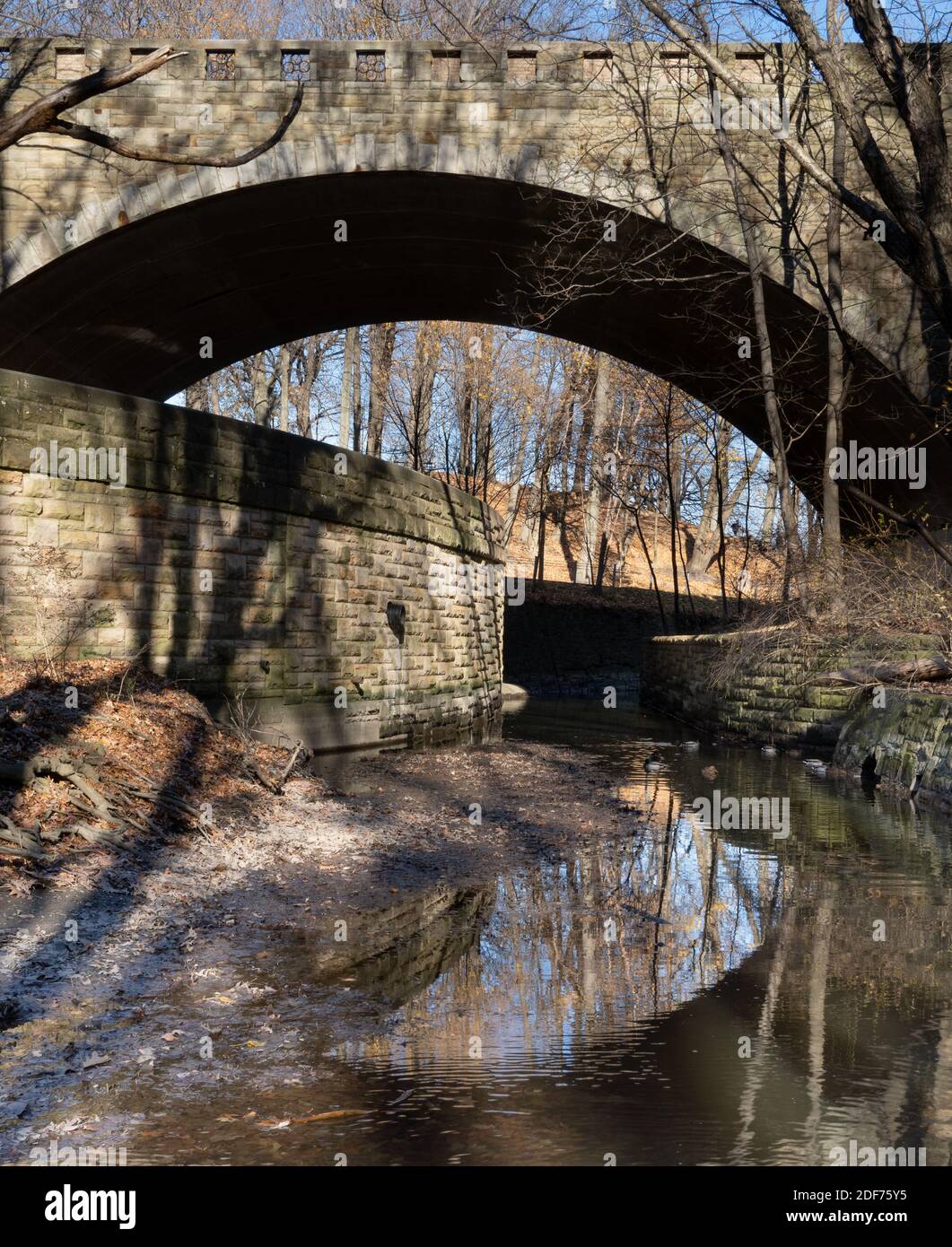 Ashlar sandstone bridge hi-res stock photography and images - Alamy