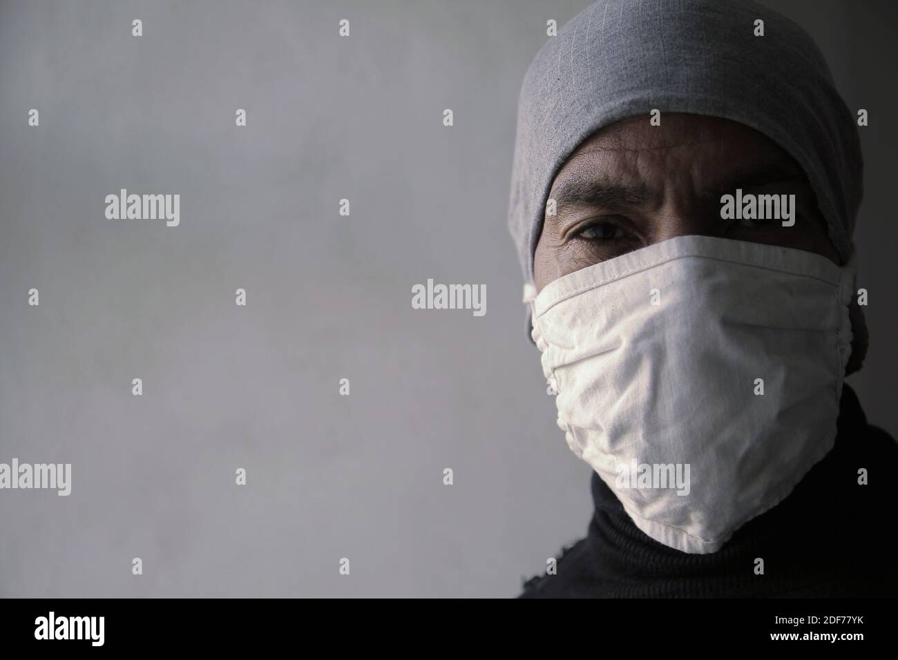 Fighting the outbreak hi-res stock photography and images - Alamy