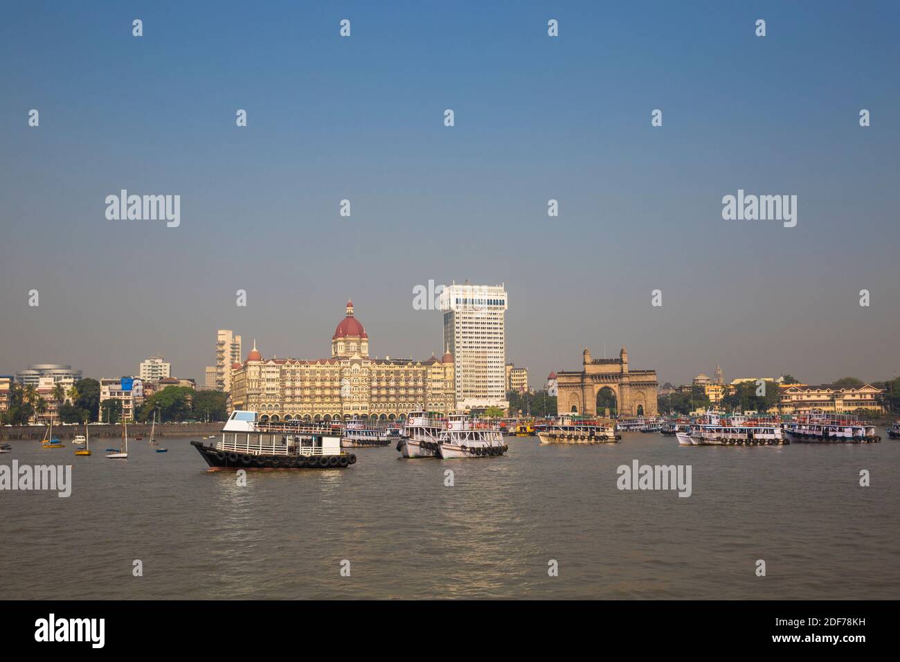 Taj mahal palace and tower hotel hi-res stock photography and images - Alamy