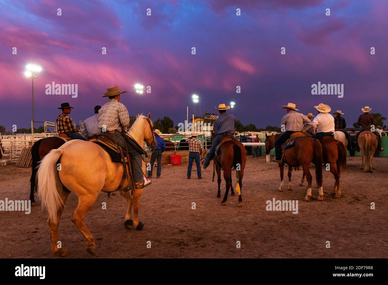 Cowboys on fence hi-res stock photography and images - Alamy