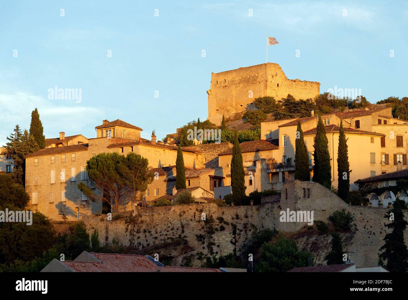 France, Vaucluse, overlooking on the medieval town of Vaison la Romaine ...