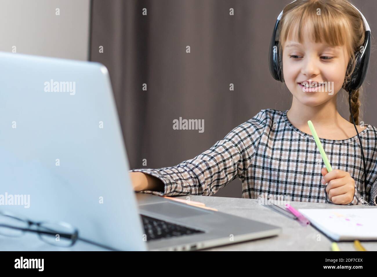Two little girls doing their school homework Stock Photo - Alamy
