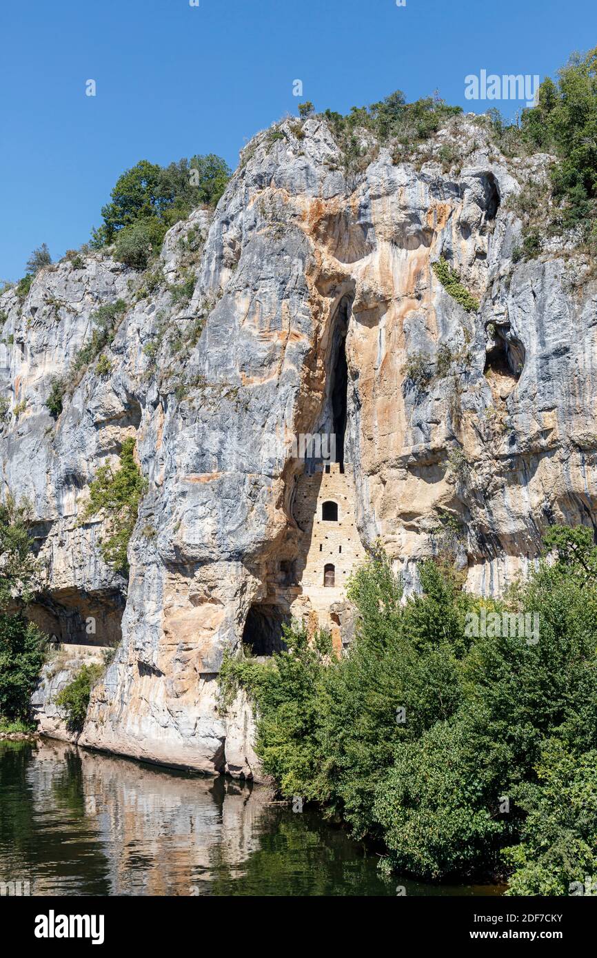 France, Lot, Bouzies, Defile des Anglais castle on the Lot river Stock ...