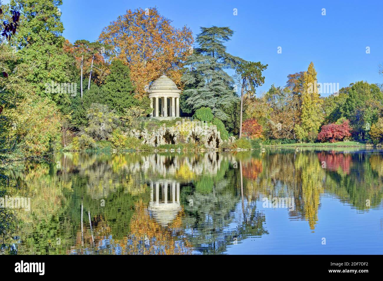 France, Paris, bois de Vincennes, Daumesnil lake Stock Photo - Alamy