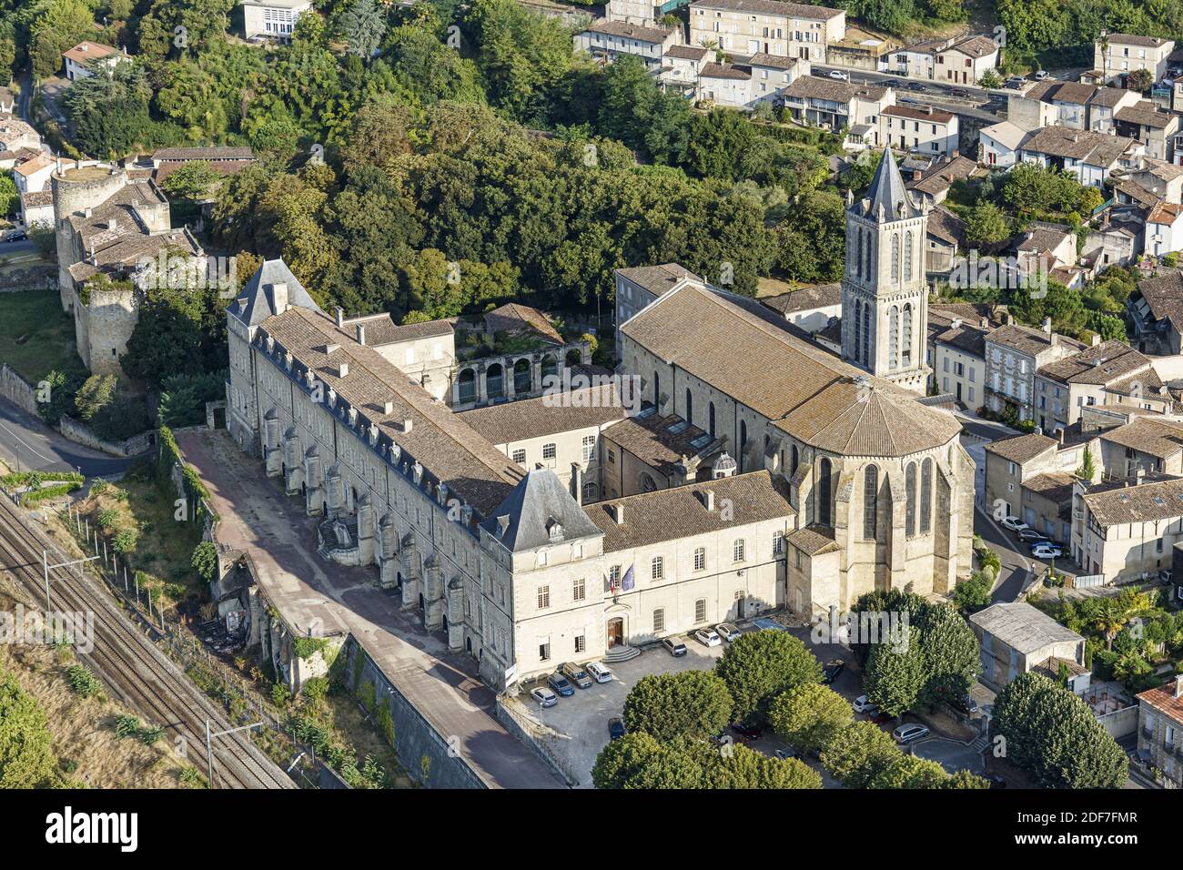 France, Gironde, La Reole, the Quat'Sos castle and the benedictine ...